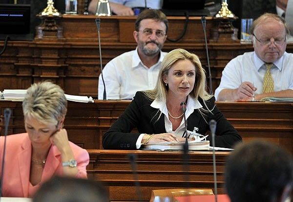 Thaçi and Vucic shake hands 'hard' at the Sofia Summit (Video ...