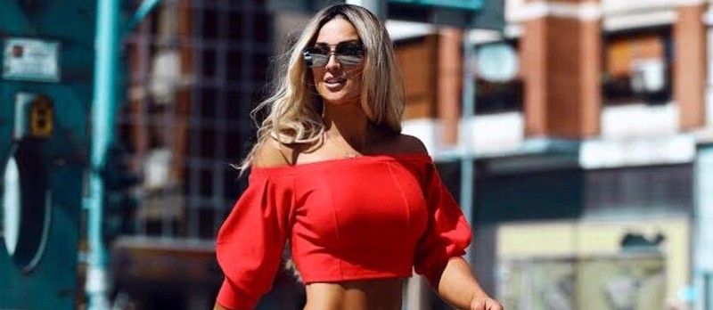 In a bikini from the beach, Geta Beqa shows how to shape the rear ...