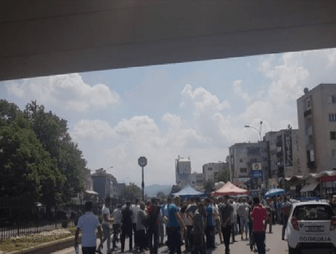 Incident in Skopje's Bit Pazar: Stall owners clash with the police ...
