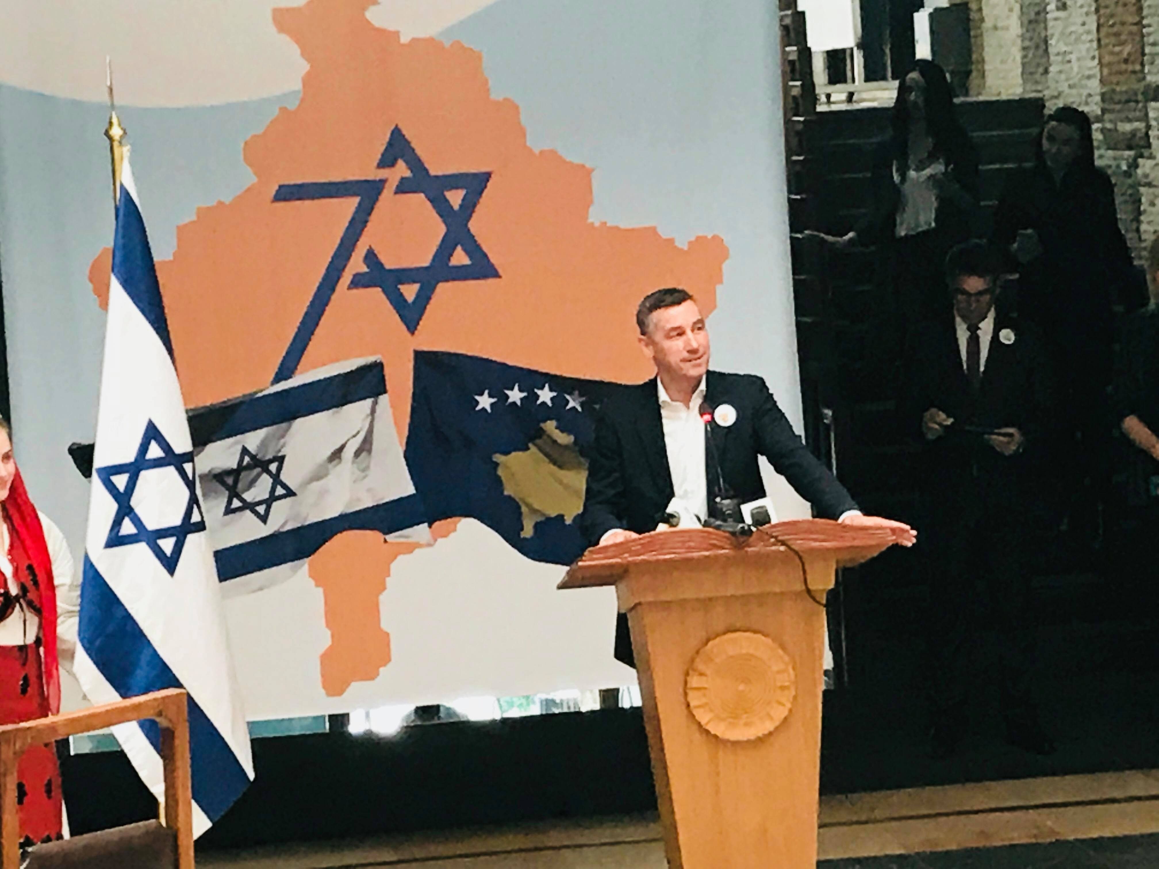 Vesel's reaction after the fight between Gashi and Halit (Video ...