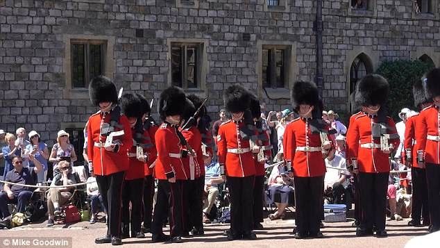Guards get badly confused during the parade, most turn the wrong way ...