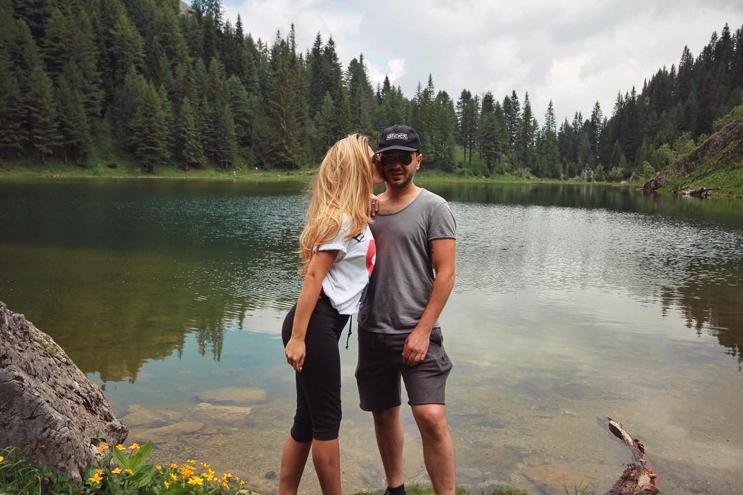 Fundjavat plot dashuri të Argjentina Ramosajt me bashkëshortin në malet ...