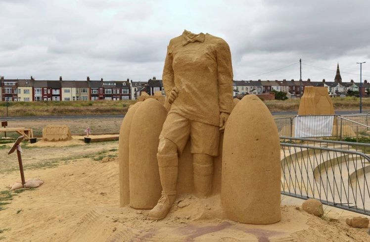 They deliberately damaged the sand statues erected in honor of British ...