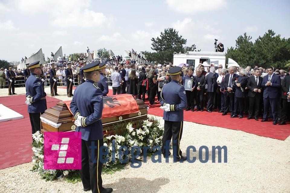 The funeral ceremony of the activity Adem Demaçi (Video) - Telegrafi ...