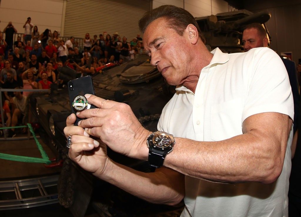 Schwarzenegger finds time to advise fans, words that say a lot about ...