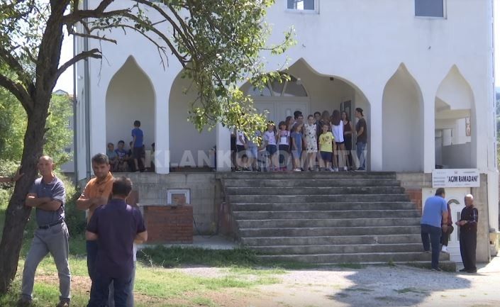 In Haxhaj of Gjilan, the lesson continues in the mosque (Video ...
