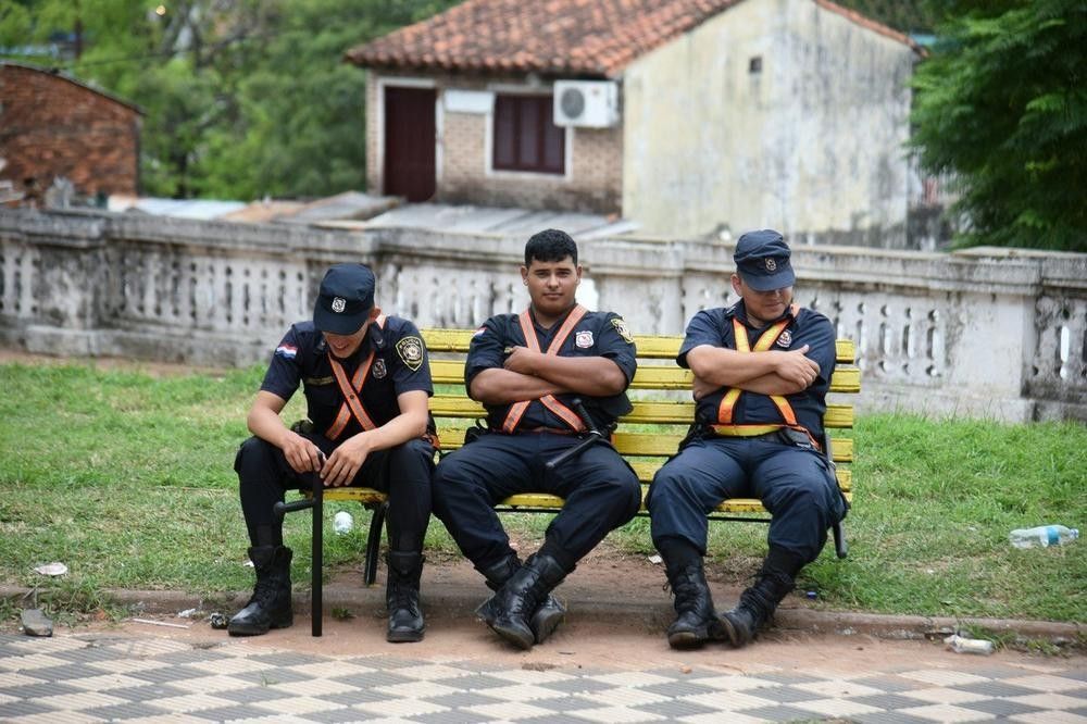 Thieves steal rifles from the Paraguayan police warehouse, replace them ...