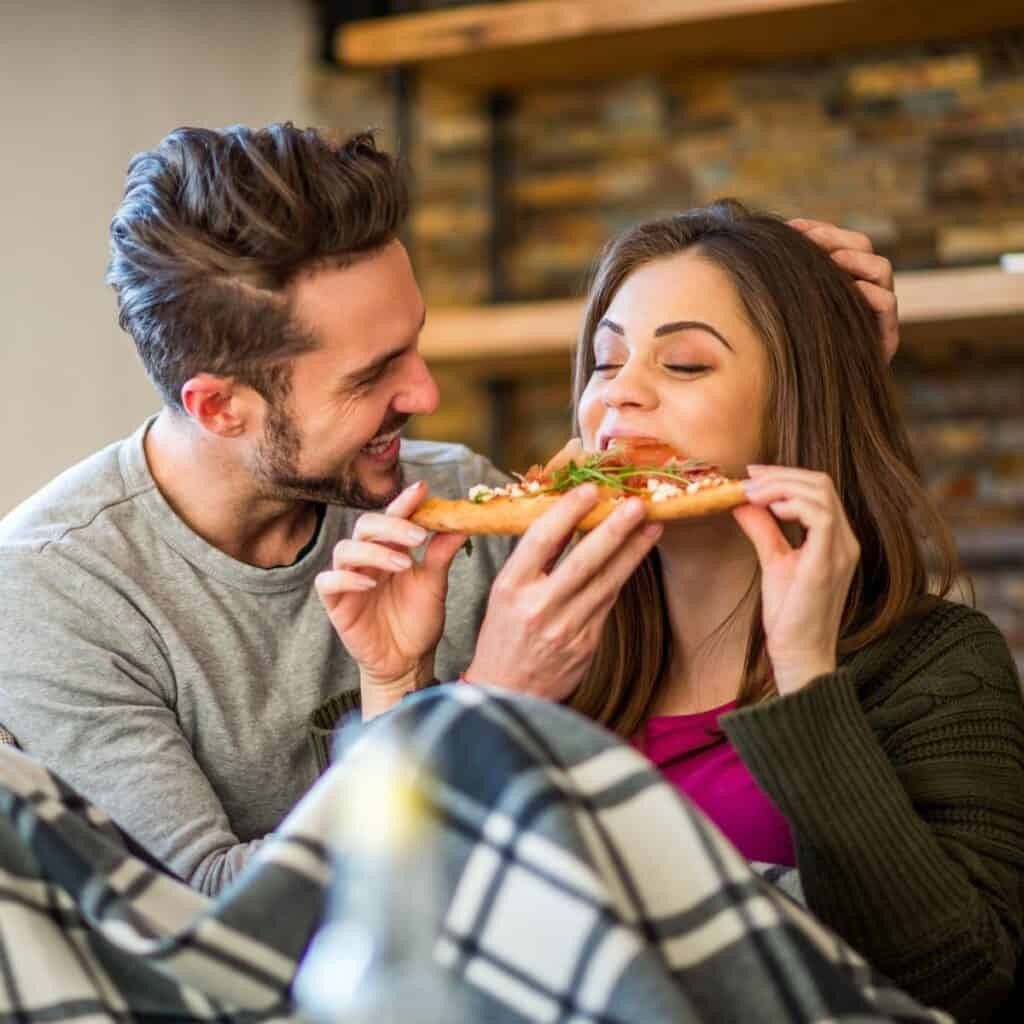 Love 'costs': How many kilos do people gain when they get into a ...