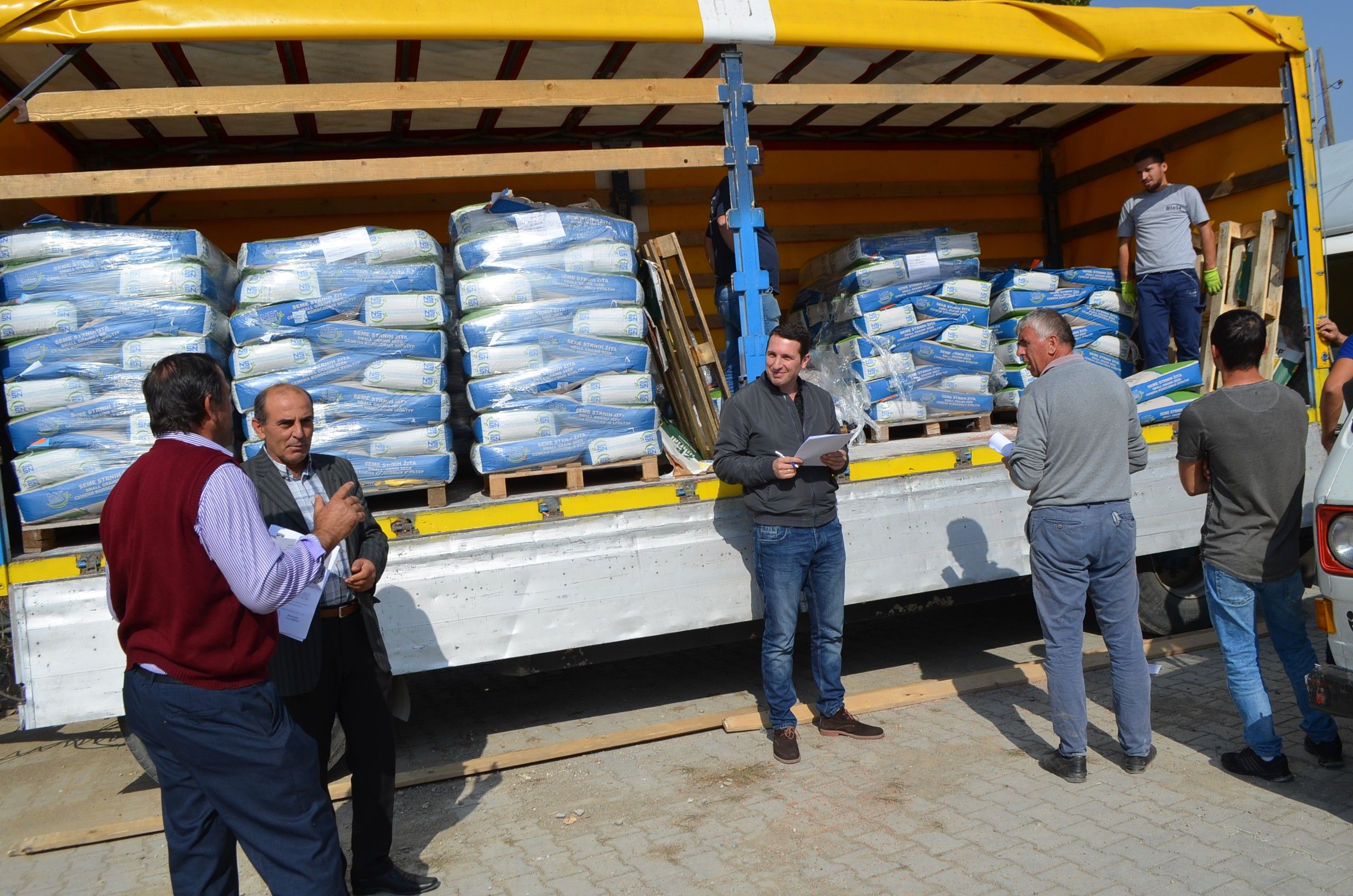 Mitrovicë, subvencionohen 99 fermerë me farë gruri dhe pleh artificial ...