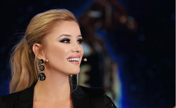 Në emisionin e famshëm italian flitet shqip, gazetarja e njohur ka disa ...