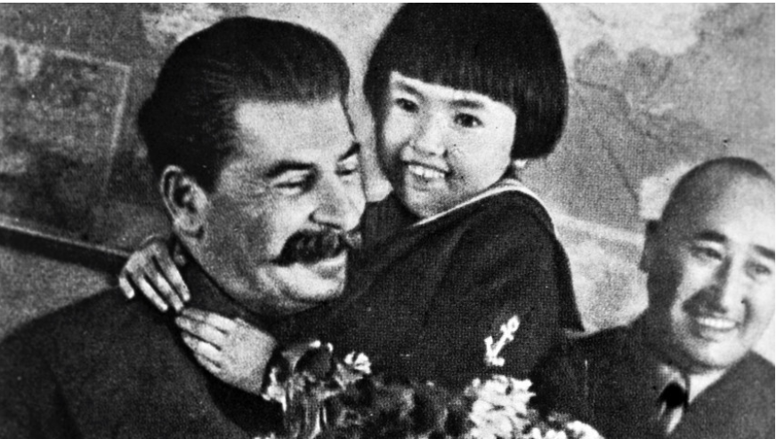 "Children's friend": The dark story behind the famous photo of Stalin ...