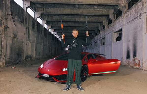 Fero lanson videoklipin e shumëpritur "Baba per Ikona" - Telegrafi ...