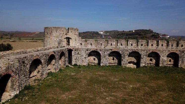 Kalaja e Boshtovës, e vetmja në Ballkan e ndërtuar në fushë - Telegrafi ...