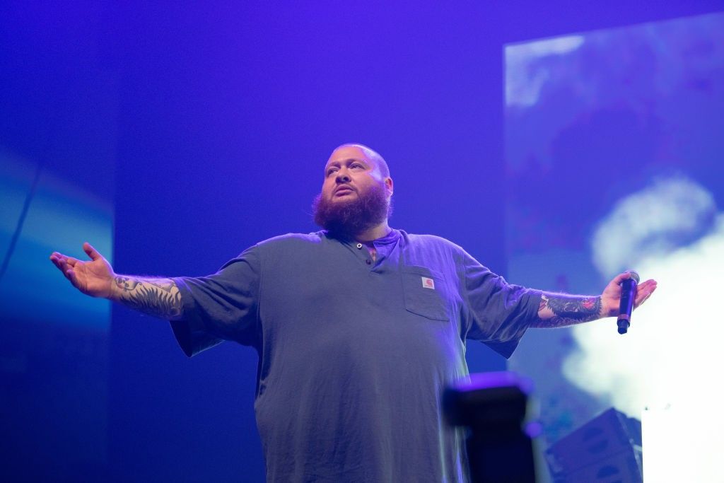 Action Bronson is forced to interrupt the concert: I was blinded and ...