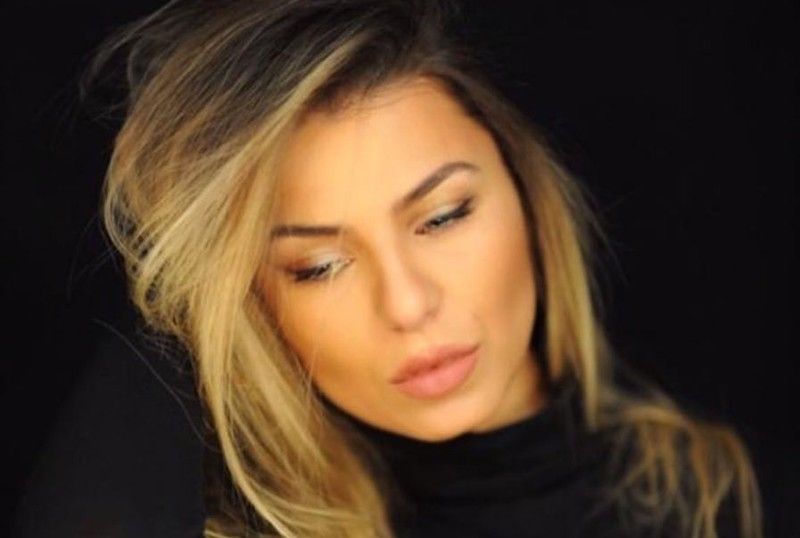 Rike Roçi with a photo session where he puts the body figure in the ...