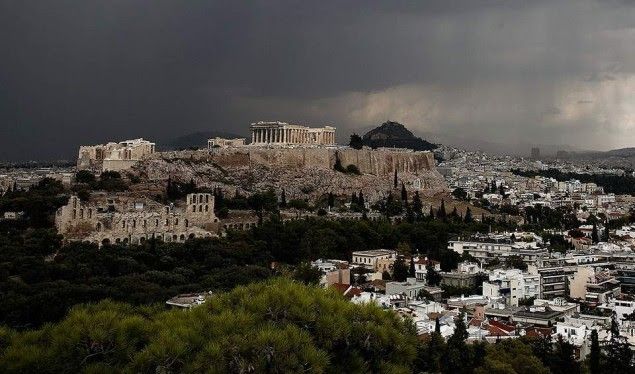 Lightning strikes the Acropolis, four injured - Telegraph - Telegraph