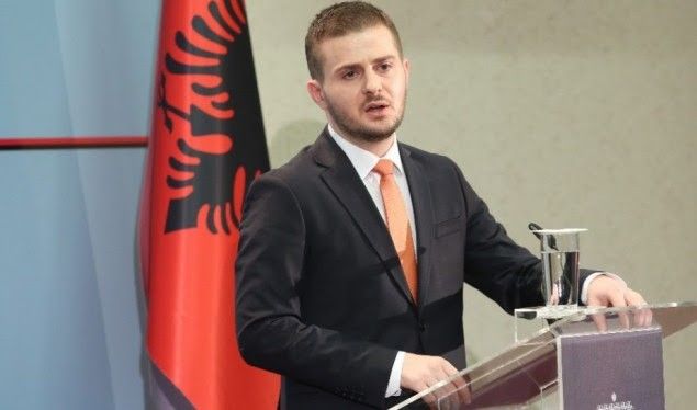 Cakaj "targets" people with diplomatic passports - Telegrafi - Telegrafi