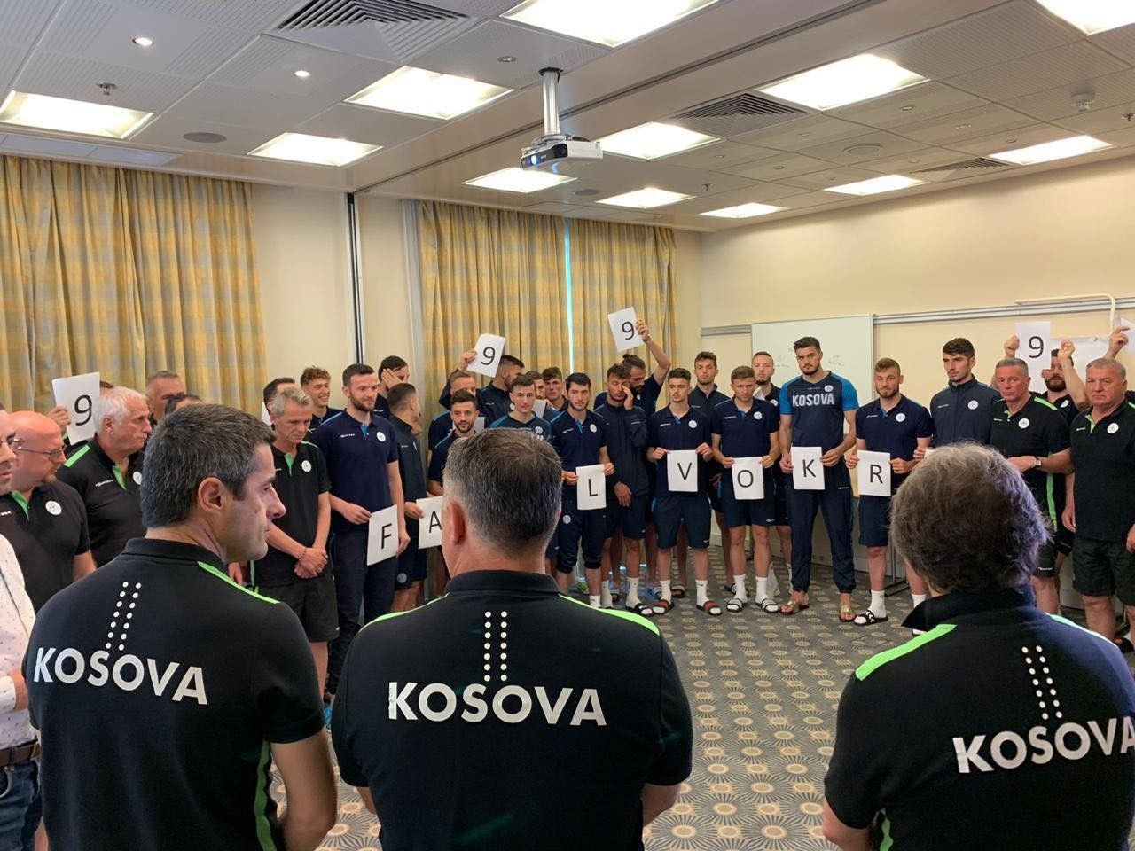 The football players of the Kosovo representative team remember the ...