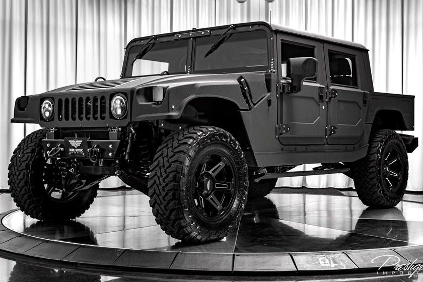 Special modifications on H1 Hummer make other SUVs look very simple ...