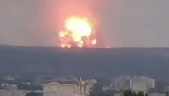 "Rabid fire" at a Russian military base, the surrounding area is ...