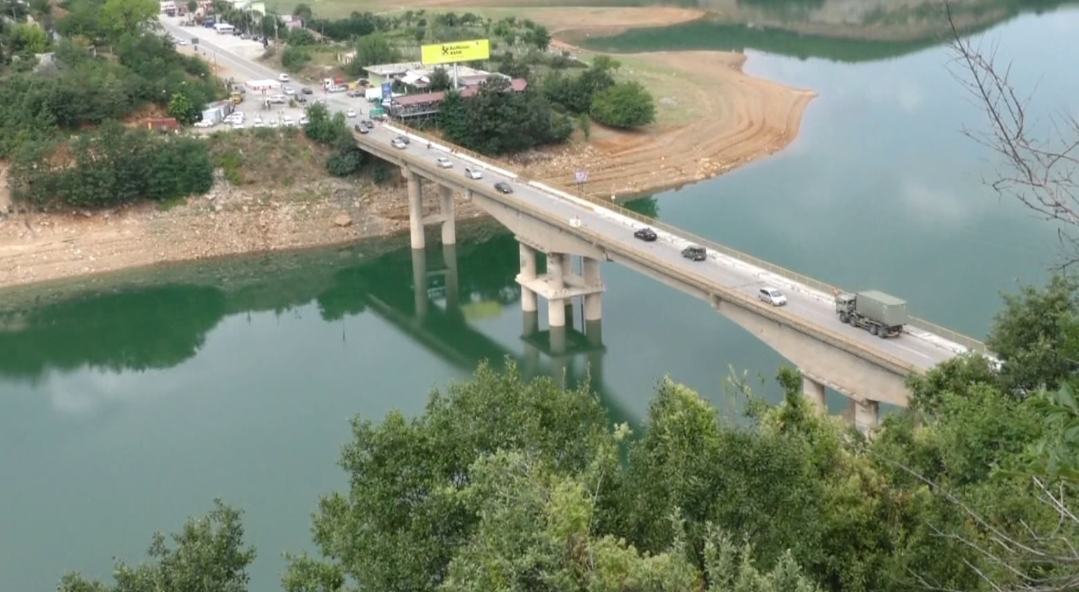 The drought has lowered the level of the lake of Fierza - Telegrafi ...