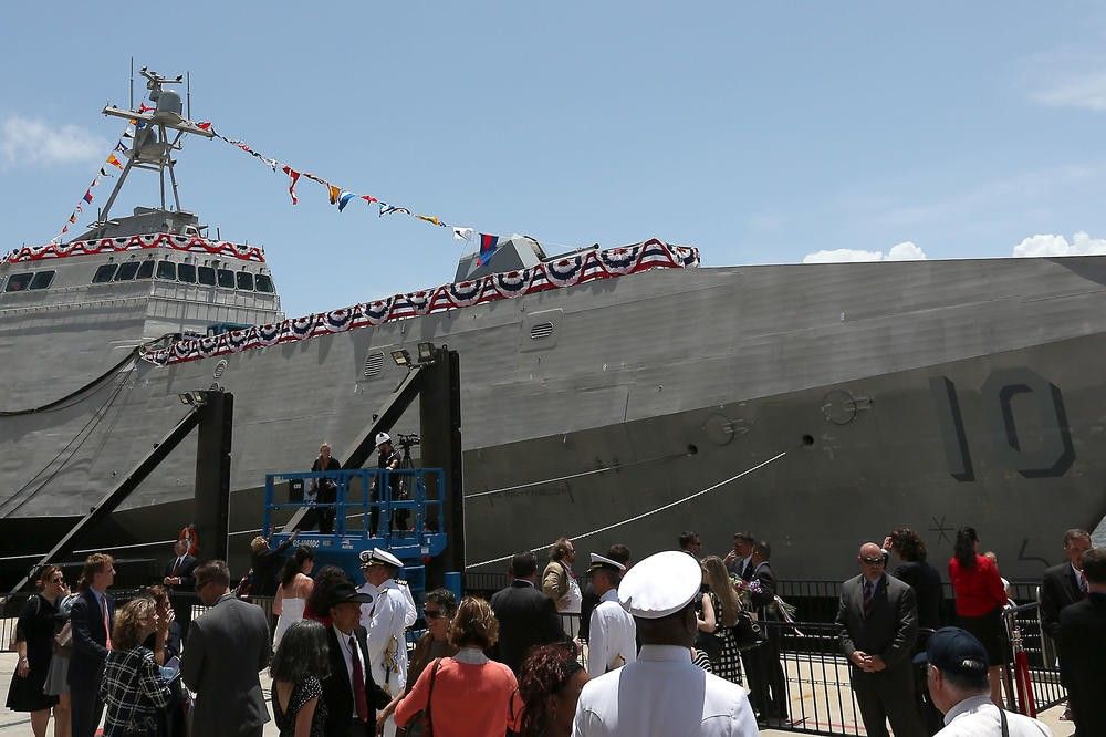 The US Navy presents the most modern warship, it is equipped with the ...