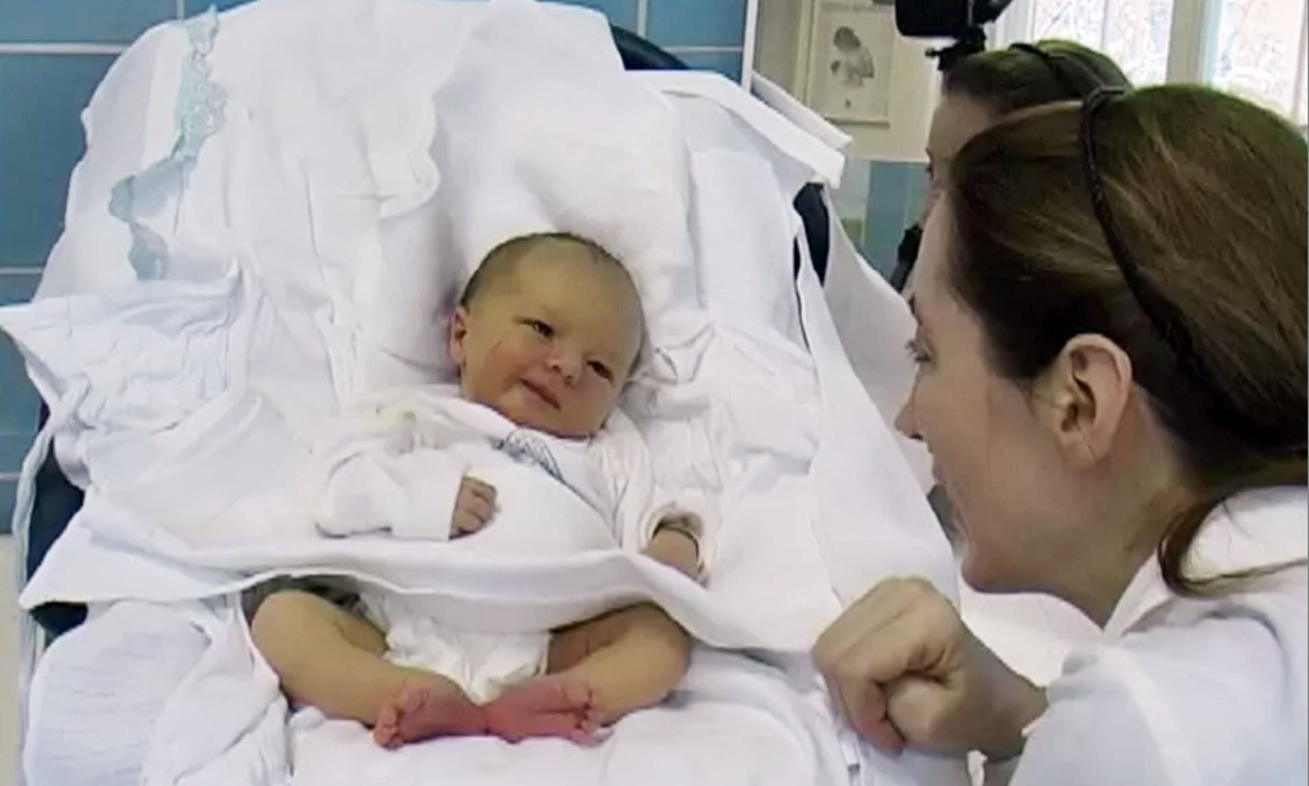 Reflekset të cilat lindin me beben; Në rast se foshnja juaj nuk bën ...