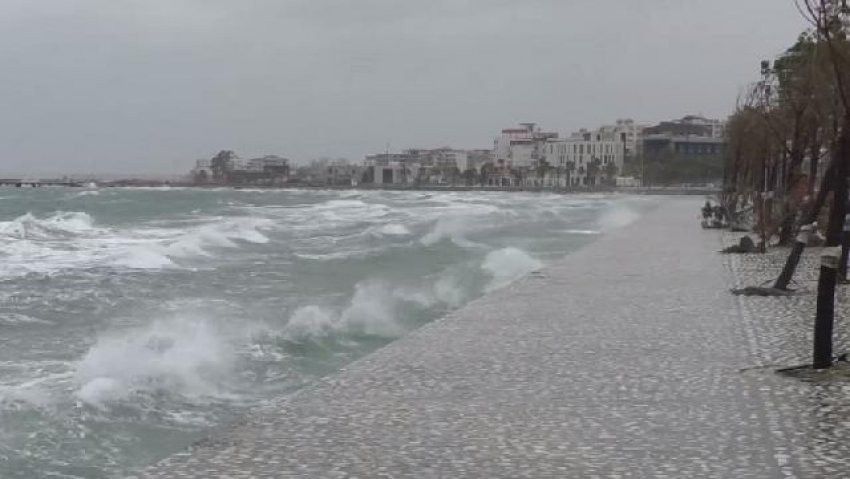 Bad weather in the Adriatic Sea causes delays in sailing ships ...