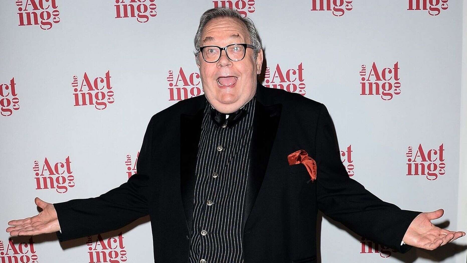 Aktori i "Wings", David Schramm vdes në moshën 73-vjeçare - Telegrafi ...