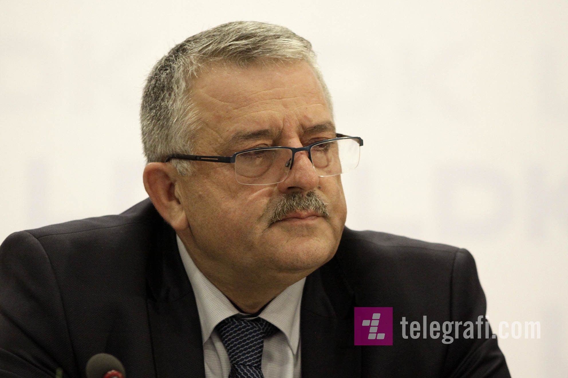 Veliu will report to the Commission on the case of the safe with ...