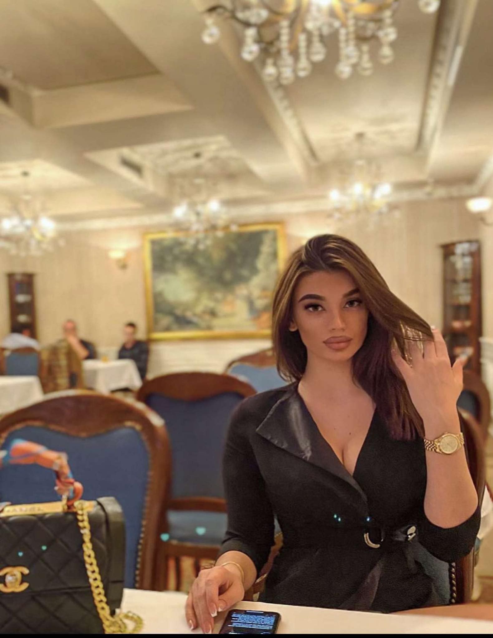 Daorsa Shala - blogerja që rrëmben vëmendjen me paraqitjet e saj ...