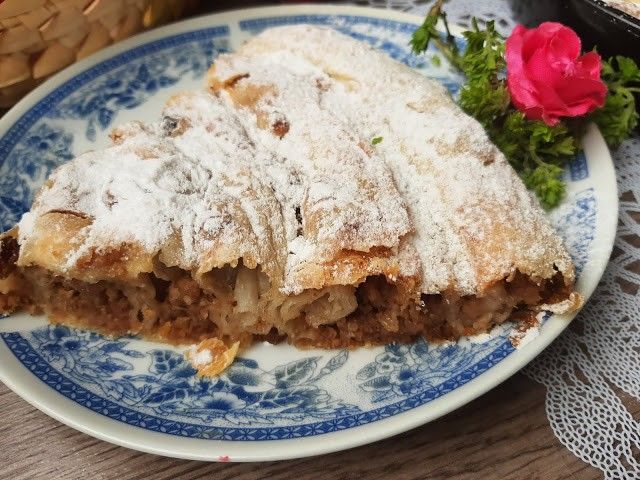 Pite me arra, mollë dhe kanellë - Telegrafi - Telegrafi