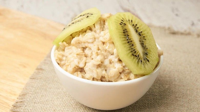 Kiwi Oatmeal: A healthy breakfast that most of us love! - Telegraph ...