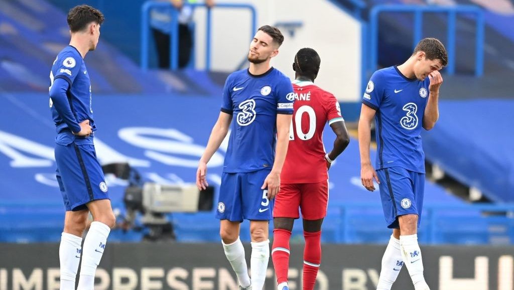 Chelsea plays the second half with one less player on the field ...