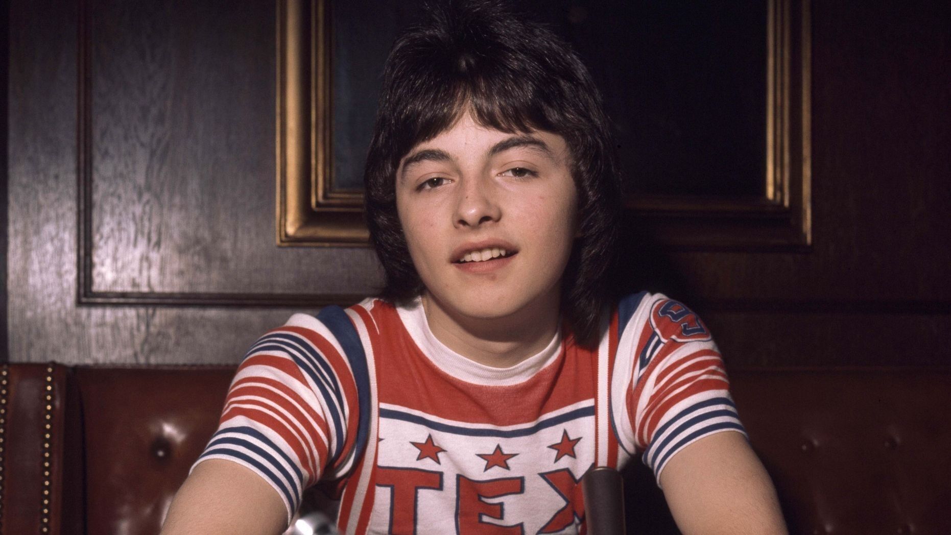 Basisti i grupit “Bay City Rollers”, Ian Mitchell ndërron jetë në ...