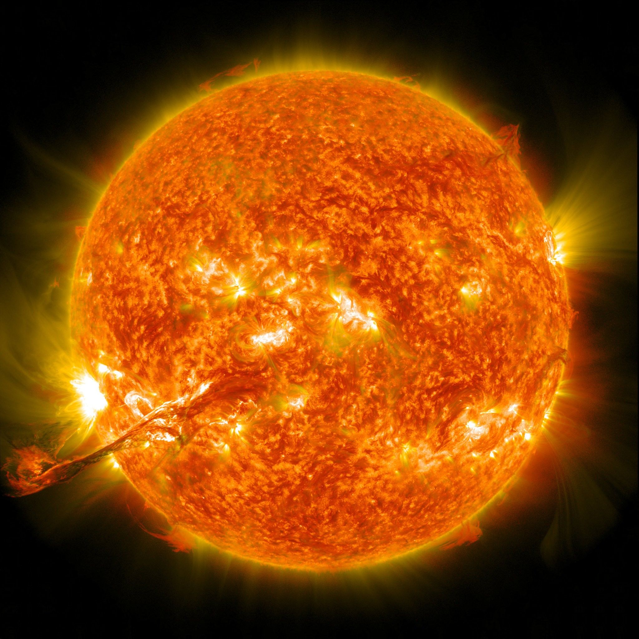 What exactly is the newly discovered object around the Sun? - Telegraph ...