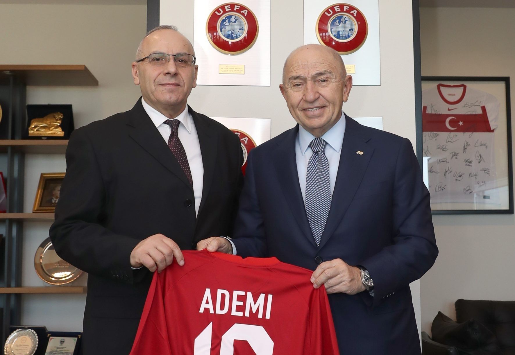 Kryetari i FFK-së, Agim Ademi u takua me presidentin Ozdemir ...