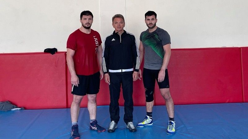Wrestlers Egzon and Edon Shala prepare in Sofia for the European ...