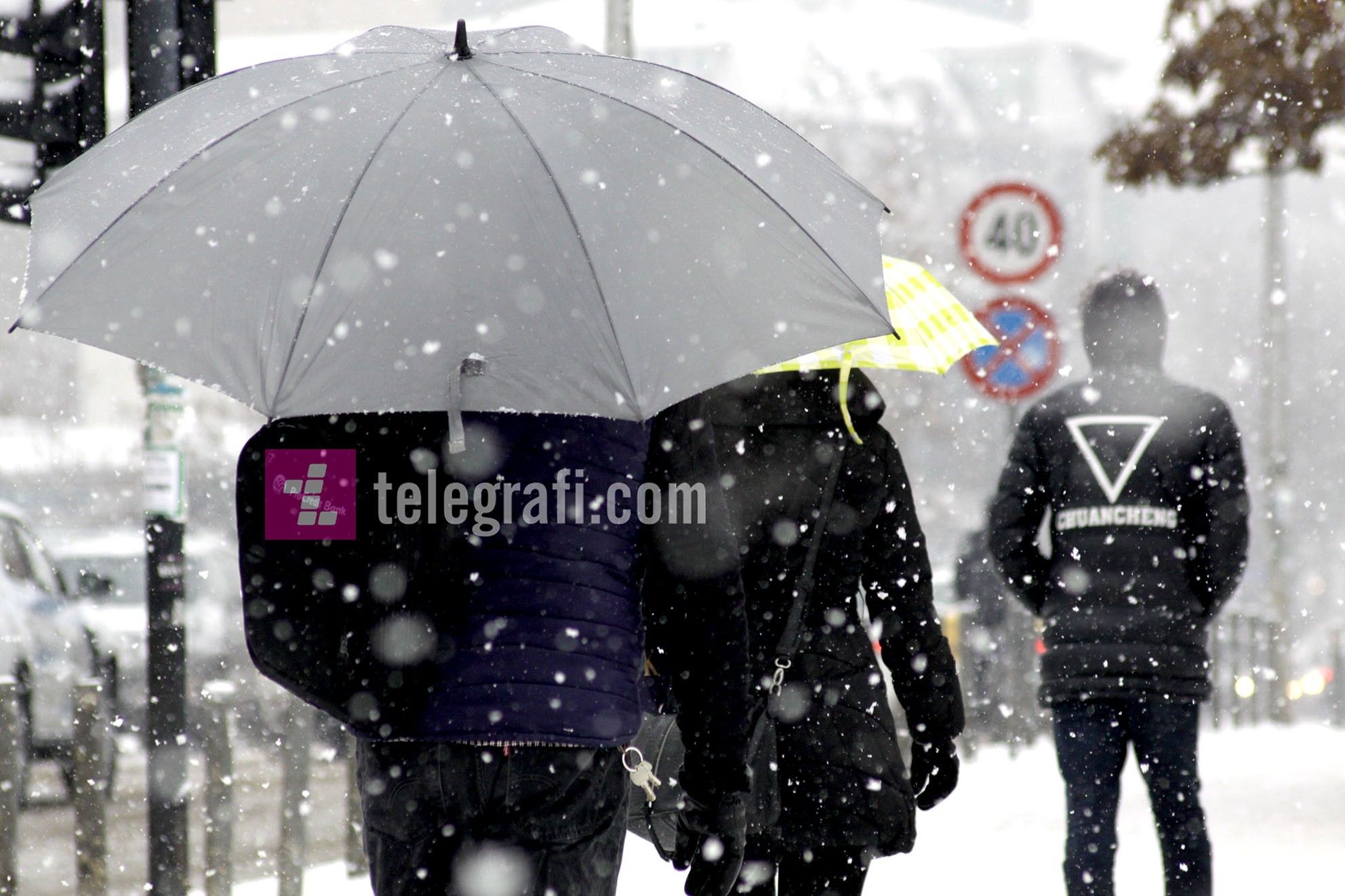 E diela me reshje shiu të shoqëruara me fjolla bore - Telegrafi - Telegrafi