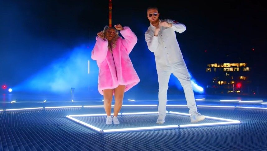 Azet presents the new song "Aventador" in collaboration with Larose ...