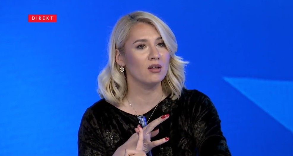 Emini: Çdo zvarritje e procesit të dialogut i konvenon Vuçiqit ...