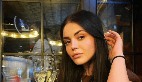 Fifi comes with images where she looks natural, amazes followers on ...