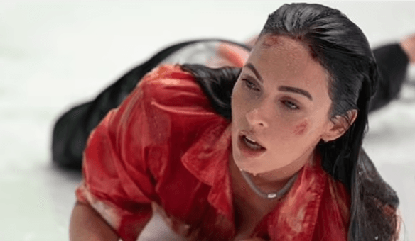 Megan Fox appears bloody during the filming of the movie "Till Death ...