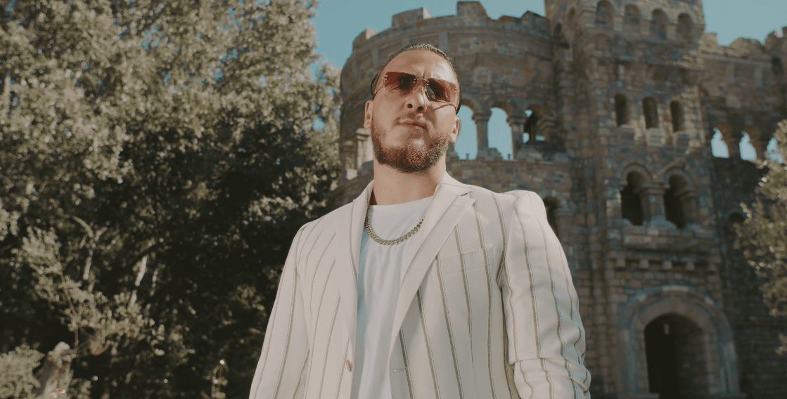 Mozzik publishes the new song "Dashni me Photoshop" - Telegrafi - Telegrafi