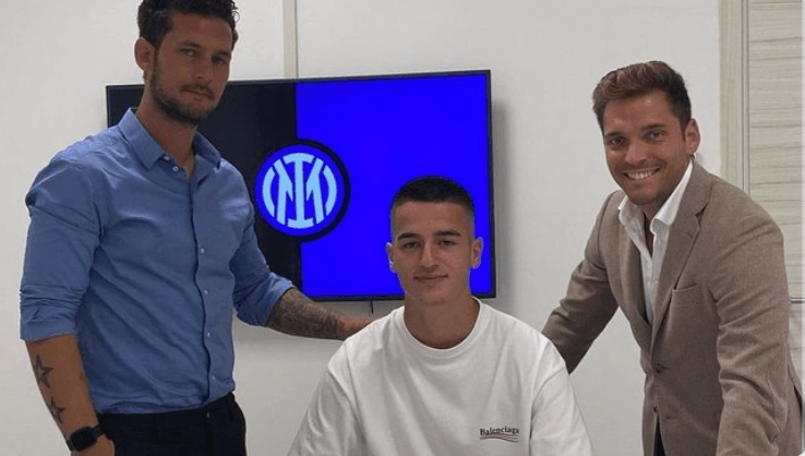 Official: Andi Hoti signed a professional contract with Inter ...