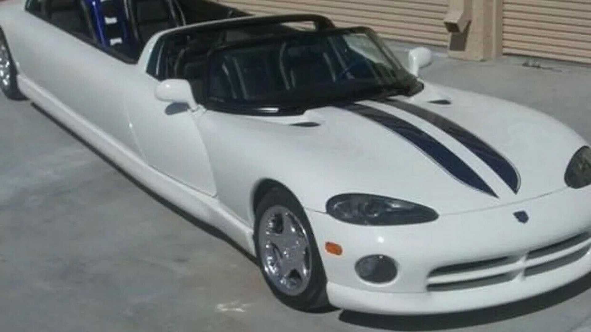 Dodge Viper was transformed into a strange sedan with 12 seats ...