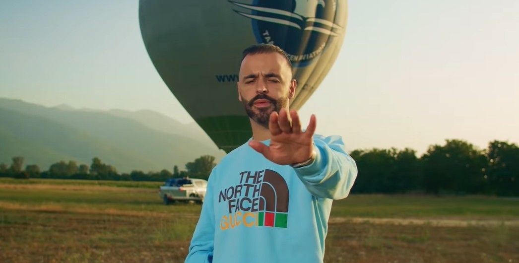 2 Ton publikon këngën e re "Corazon" - Telegrafi - Telegrafi