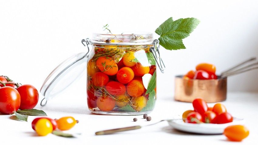 Domate qershi turshi: Tani e tutje ju gjithmonë do ta përgatisni këtë ...