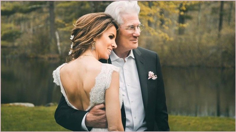 Kanë diferencë 34 vjeçare në moshë, por lidhja e Gere me Alejandra nuk ...