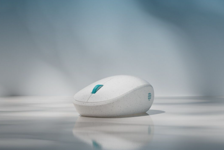 Microsoft produced a wireless mouse from recycled plastic - Telegrafi ...